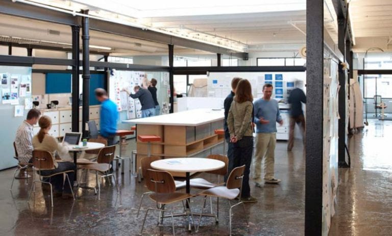 HongDesignworks adds futuristic elements to AmberMeeting office in Xi ...