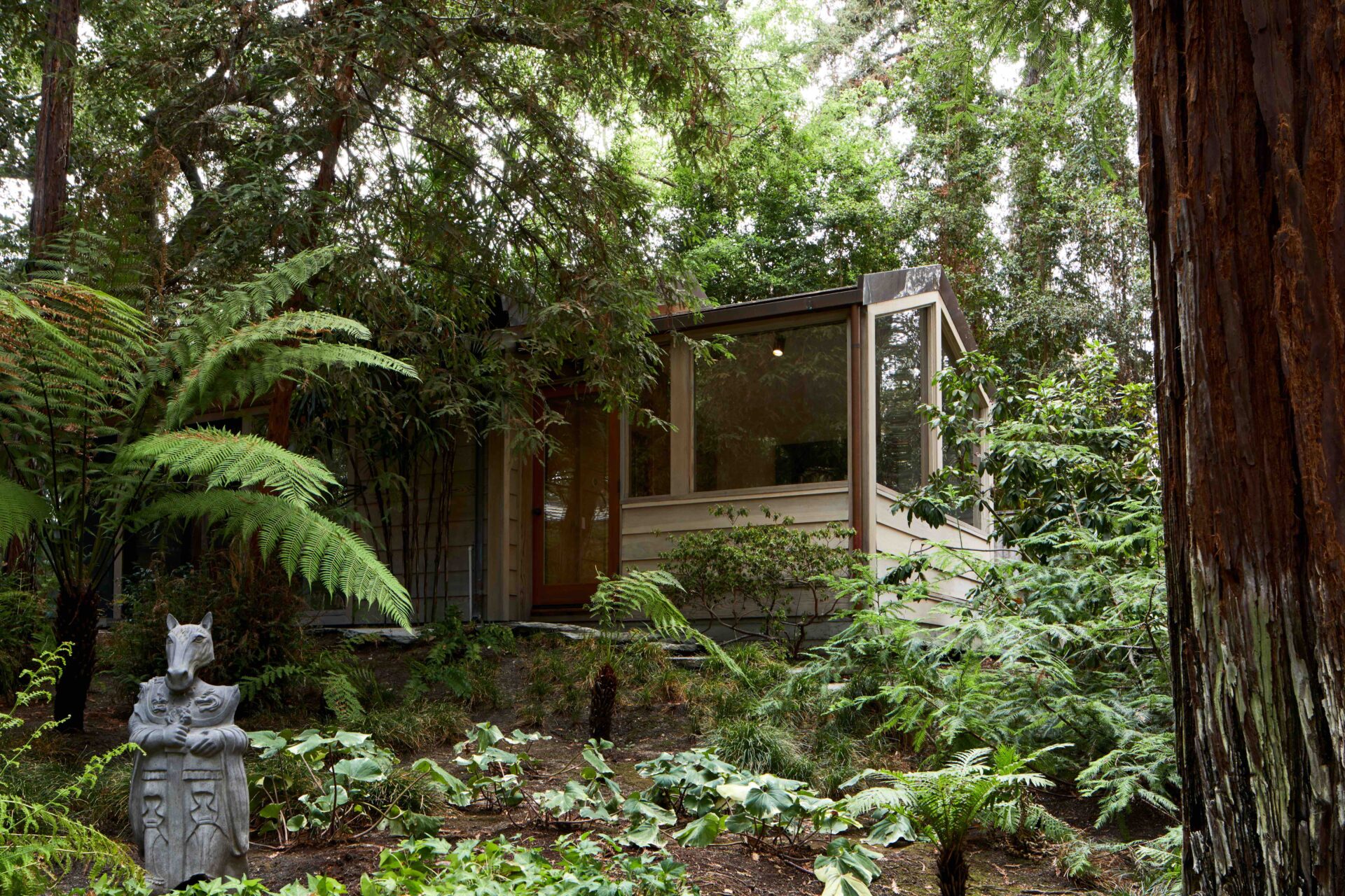 A former artist’s studio is transformed into an intimate office space ...