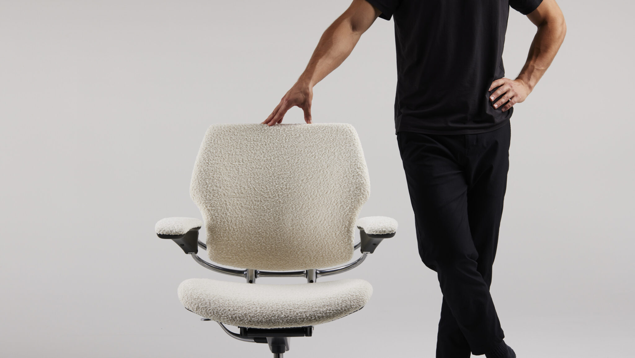 Humanscale partners with textile house Kvadrat to expand its renowned ...